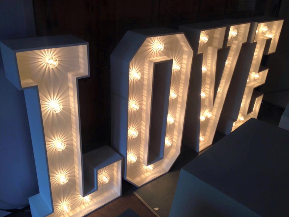 Hertfordshire Giant Mr & Mrs Love Letter Hire